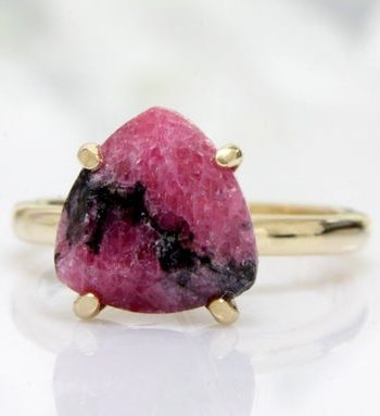 Rhodonite Meaning and Properties | Beadage