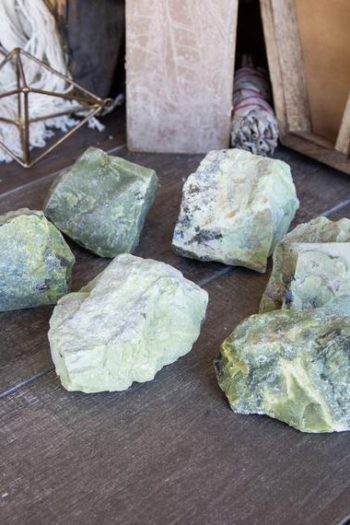 Serpentine Meaning & Healing Properties | Beadage