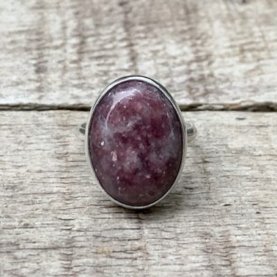 Lepidolite Meaning and Properties | Beadage