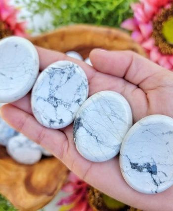 Howlite Meaning and Properties | Beadage
