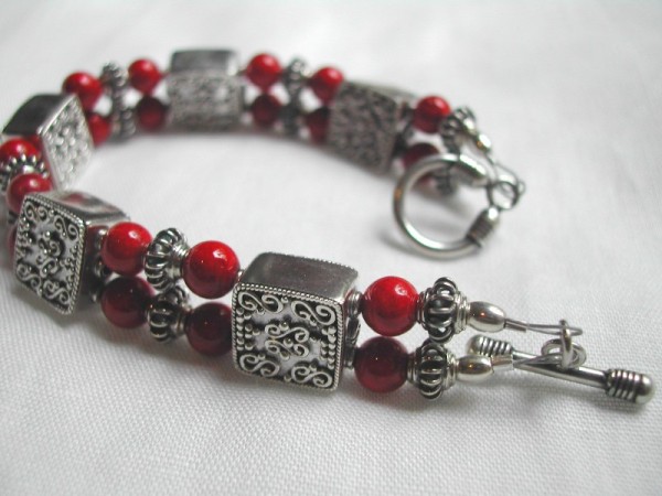 Red Double Dash Bracelet - Jewelry Making & Beading Ideas | Beadage